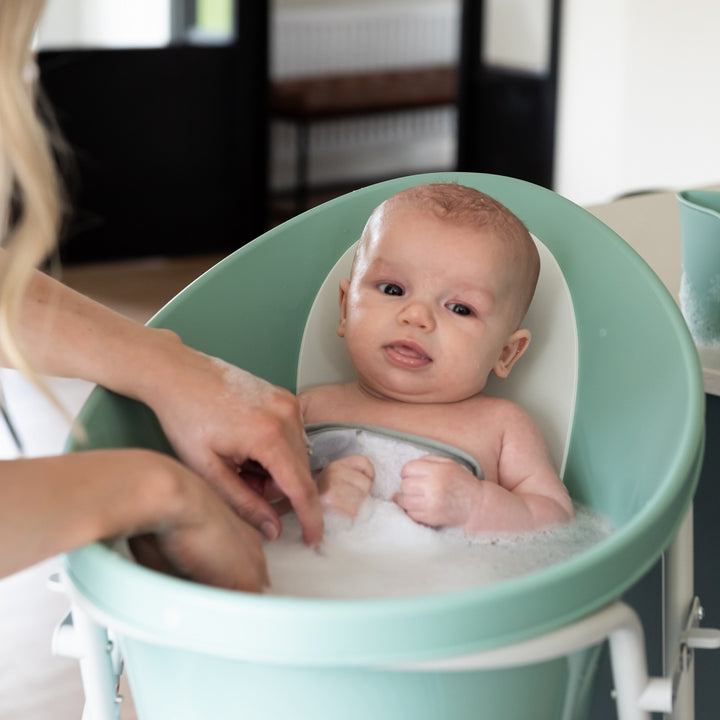 Shnuggle Baby Bath | Built-in Newborn Support & drain plug